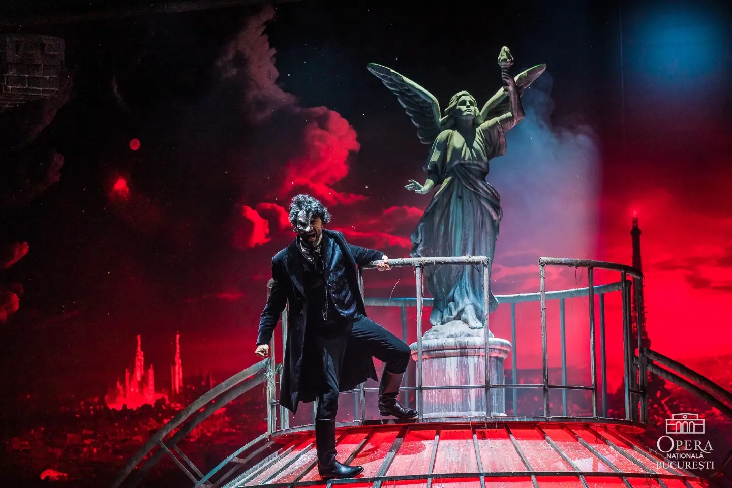 „Fantoma de la operă” – mega-producţia barocă autohtonă – d'E-pîn-geac